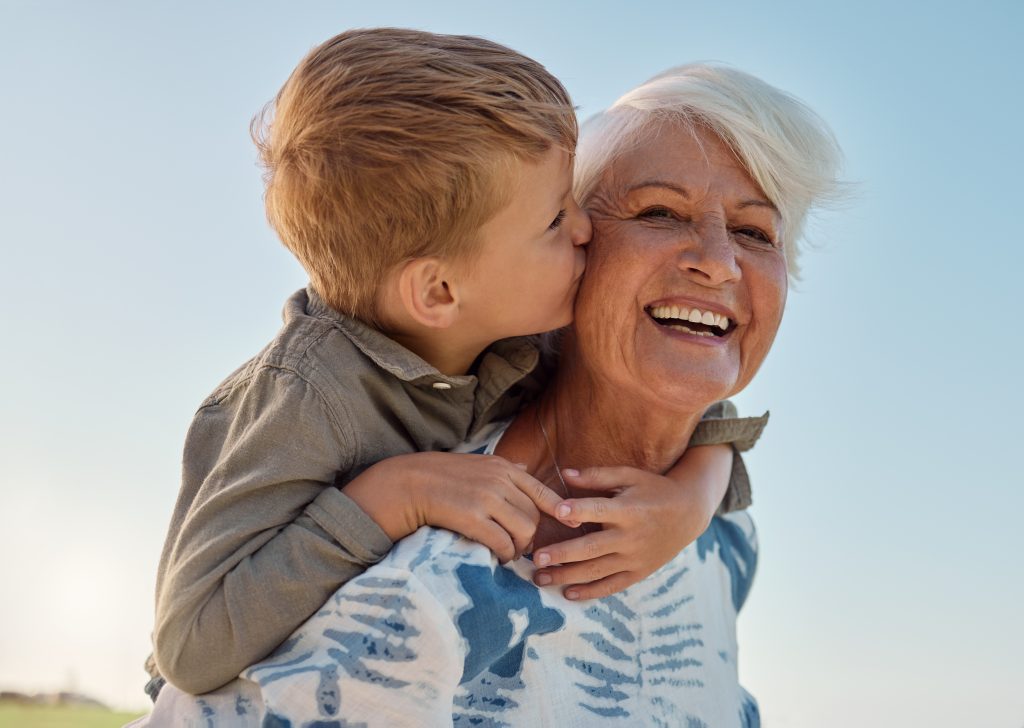 Abuelos y Nietos: un vínculo entrañable – Vivir Agradecidos
